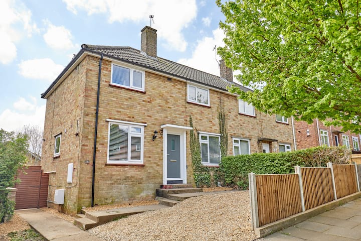 Perfect For Big Groups/contractors | 5 Double Beds - Norwich