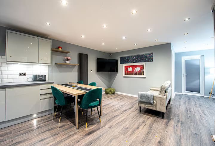 Luxury 4br House|contractors  Corporate Jacuzzi - London, UK