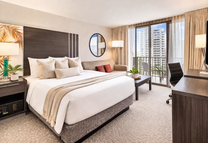 Waikiki Island Studio By Beach & Hilton - Fort DeRussy Beach Park