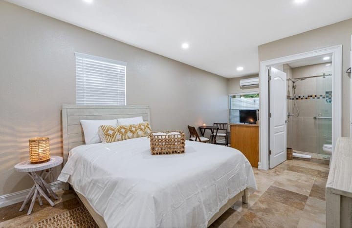 Walk To Raymond James · Private-entry Loft - Aéroport de Tampa (TPA)