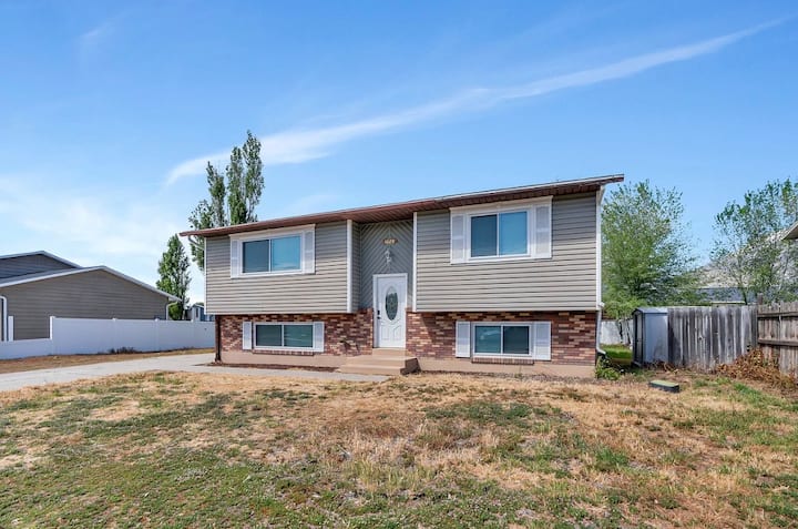 New Spacious Kitchen 2br (Orem) - 奧勒姆