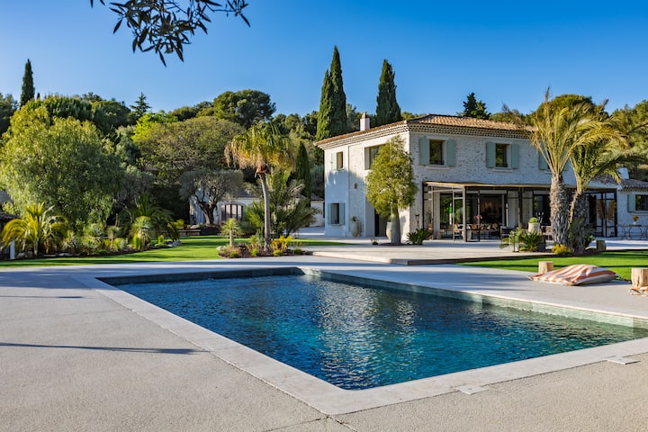 Casa Conti | Serenity Amongst The Vines - Aubagne