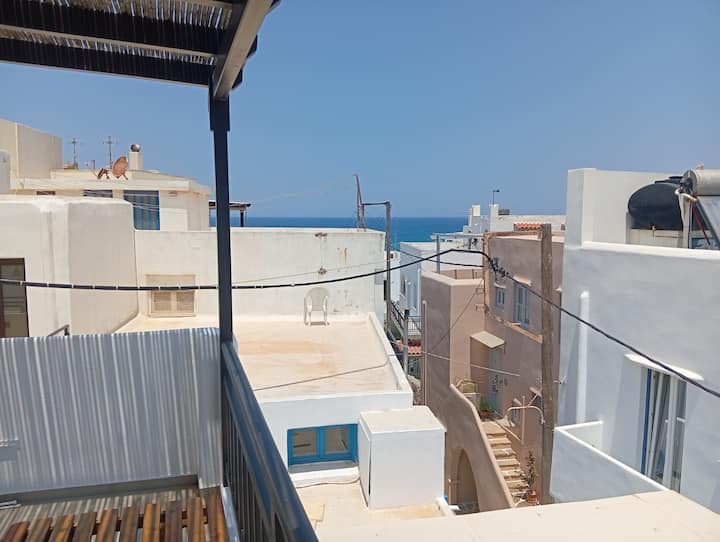 Casa Fountana | Old Town Castle With Balcony - Naxos
