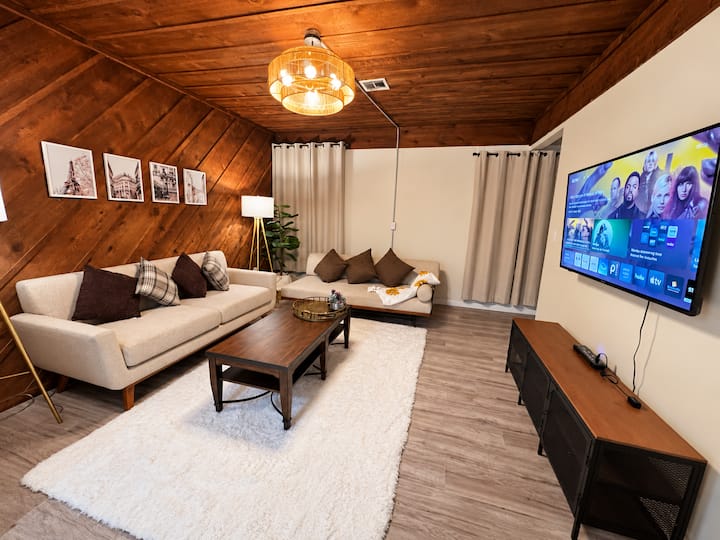 Suite 3: Spacious 1br + Kitchen | Sleeps 3 - Fort Smith, AR