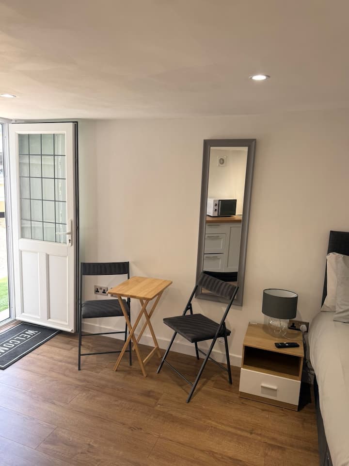 Peaceful Retreat - Slough