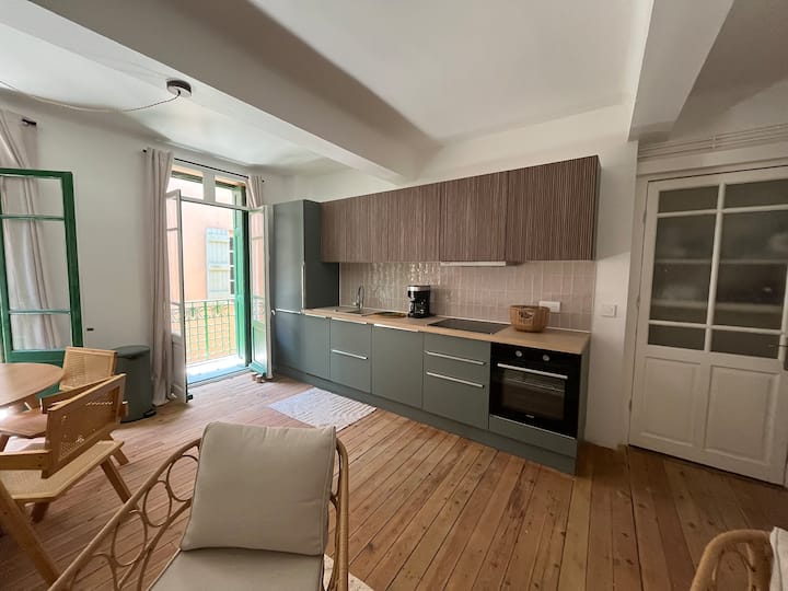 Appartement Entièrement Rénové - 2 Chambres - Collioure