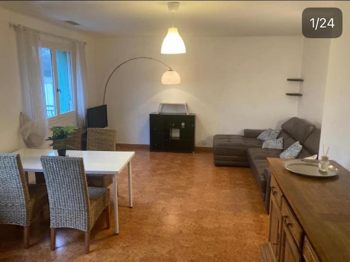 Appartement Proche Du Centre, Lumineux, 2 Chambres - Alès