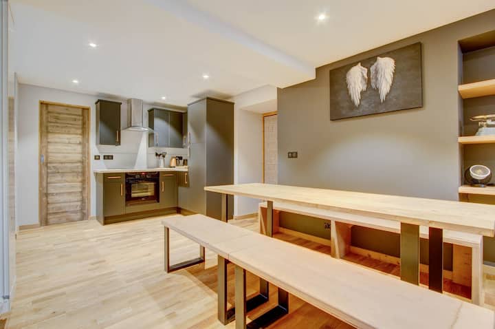 Spacious 6 Bed Appt - Morzine