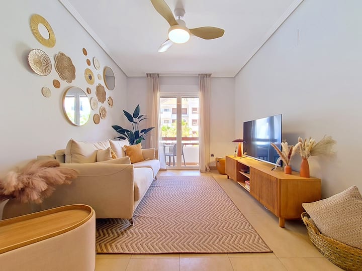 Stylish Apartment With Balcony & Pool View - Los Alcázares