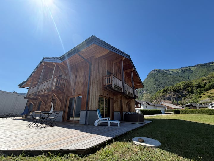 Mountain Alpine Chalet Dolomites Summer&winter - Praz de Lys Sommand