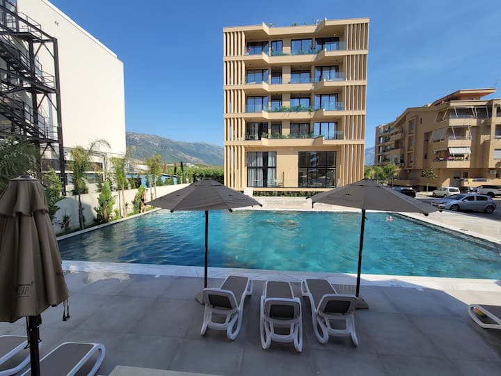 Azure Apartment Pool| Walk To The Beach | Radhimë - Albania