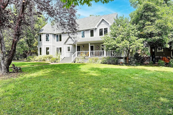Modern  Victorian Farmhouse In Boulder - Boulder, CO