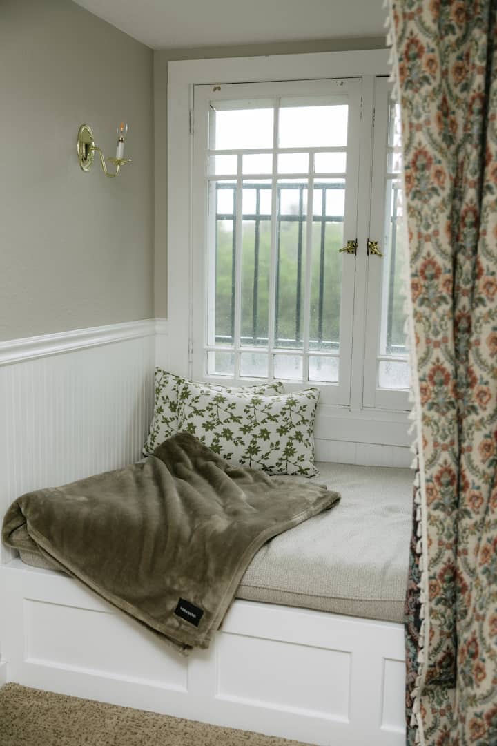 The Windsor Suite At The Belvedere Estate - Saugatuck, MI