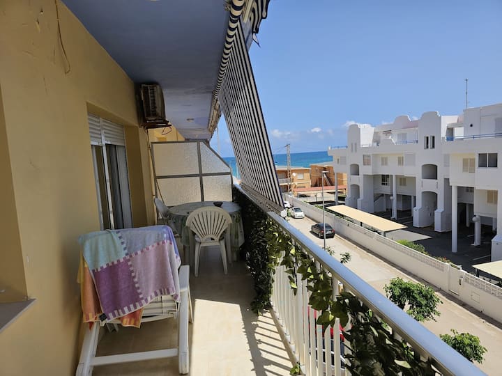 Urbanización Las Perlas A Primera Línea De Playa - Dénia