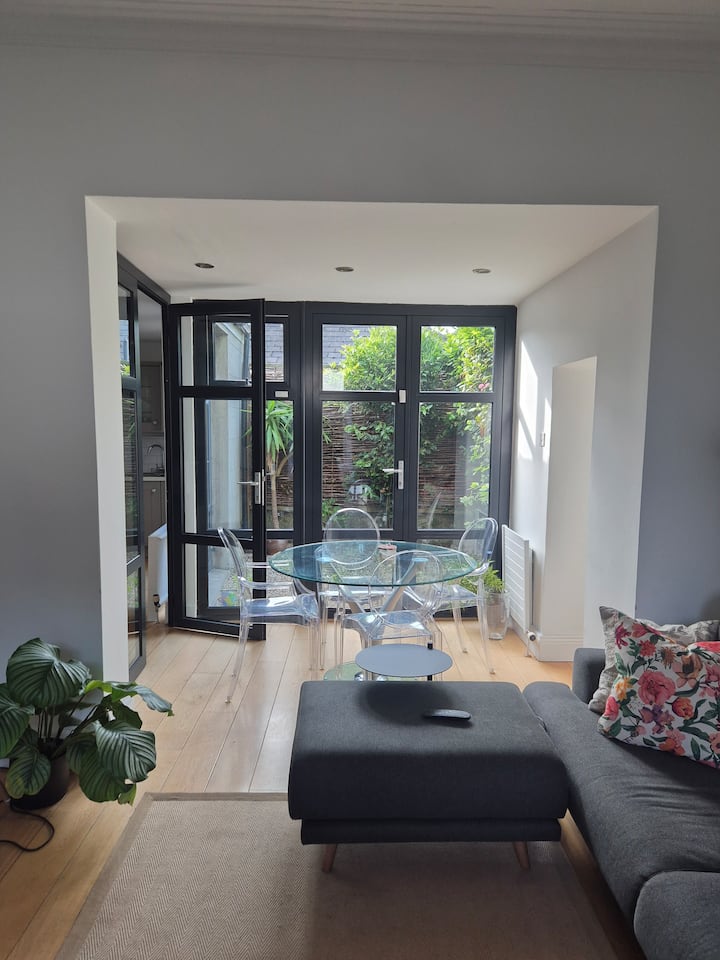 Beautiful Terraced House In Blackrock, Dublin - Dublin