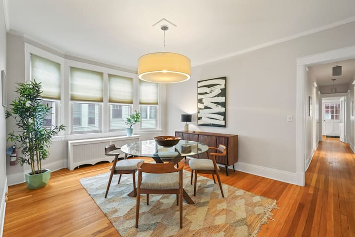 Pine Hills Apartment, Private Parking Included - Albany, NY