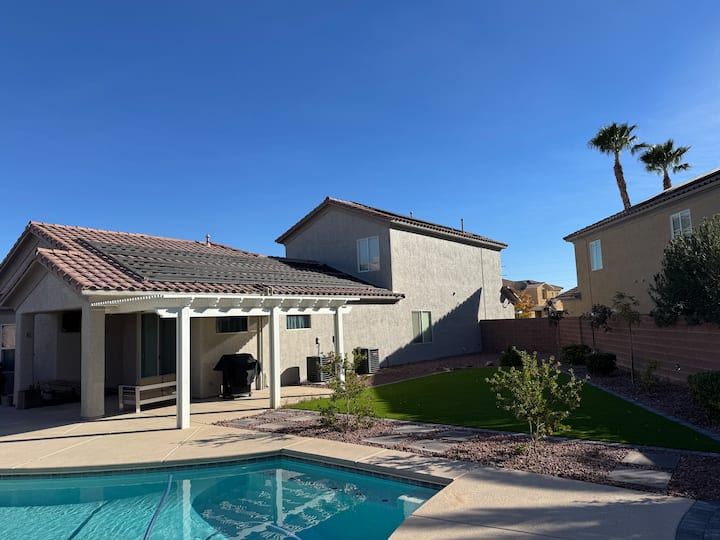 Spacious Home With Pool - North Las Vegas, NV