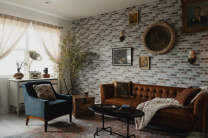 Entire Home Sleeps 8 | Boho + Vintage | Near Gorge - Troutdale, OR