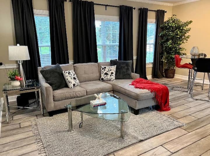 Luxury Living In This Fully Renovated Condo - Harrisburg, NC