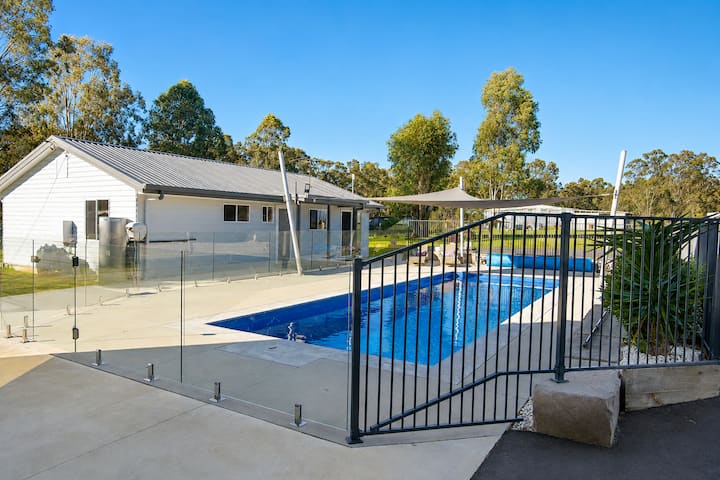 Little House On The Prairie Retreat - Kurri Kurri