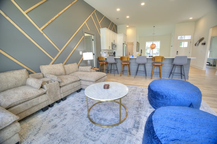Luxury Home W/ Putting Green Near Beach - Little River, SC