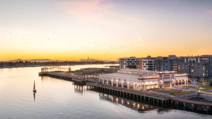 Modern Oakland Waterfront Home W/ Garage Parking - Oakland, CA