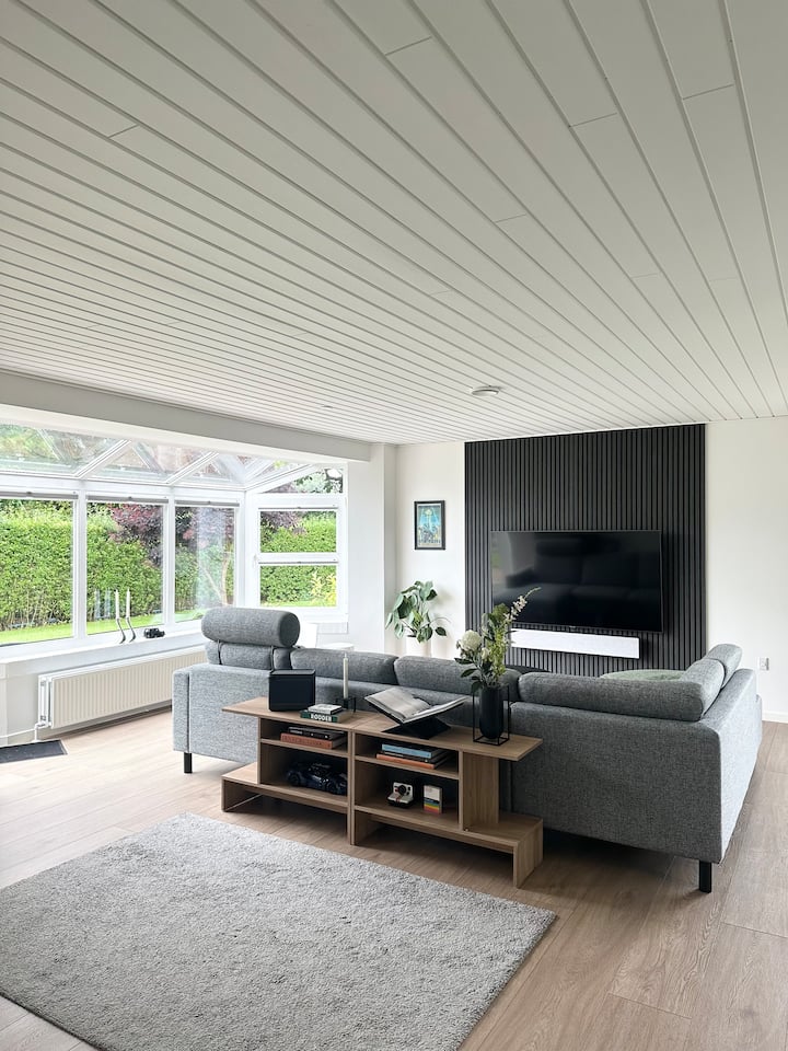 Stilrent Hus Med Moderne Komfort Tæt På Byen - Billund