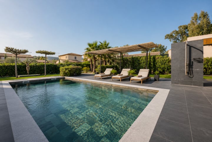 Villa Avec Piscine Chauffée, Plage à Pied  8 Pers - Grimaud