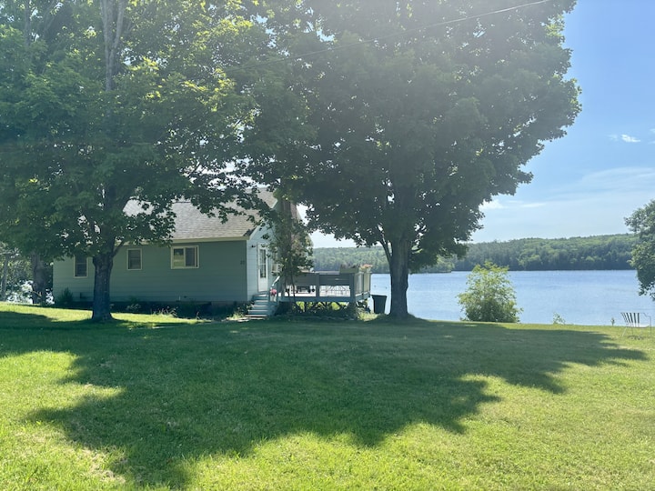 Lakefront Green Cottage - Damariscotta, ME