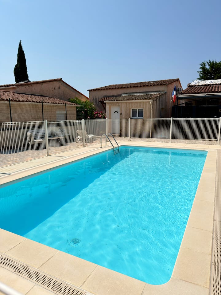 Maison Provençale à Biot - Piscine & Parking - Antibes