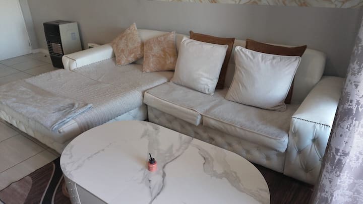 Modern City Escape | Stylish & Comfortable - Midrand