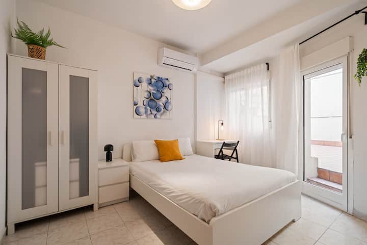 Embajadores | Piso Tranquilo Y Cómodo - Madrid