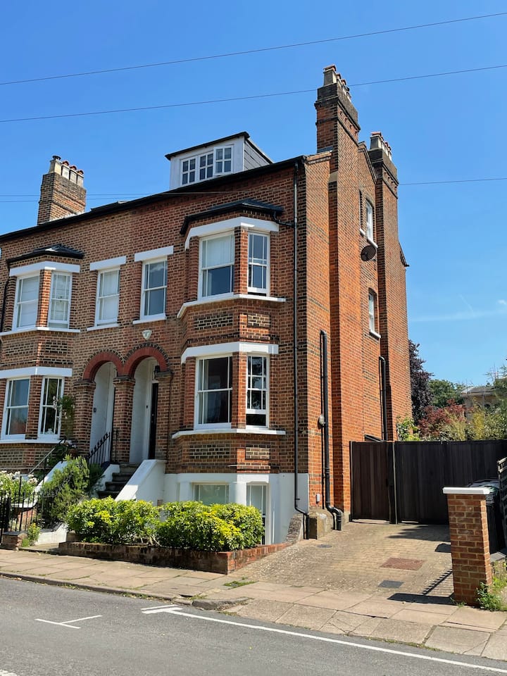 Delightful Studio Flat/ Town Centre Parking/garden - St Albans