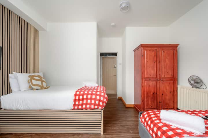 Bosta Guest House - Room 5 - Inverness - Inverness