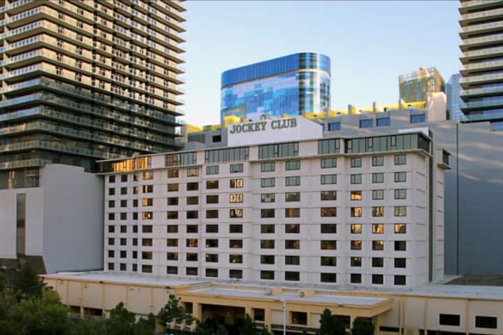 Luxury Las Vegas Hotel Suite  Prime Location - Las Vegas, NV