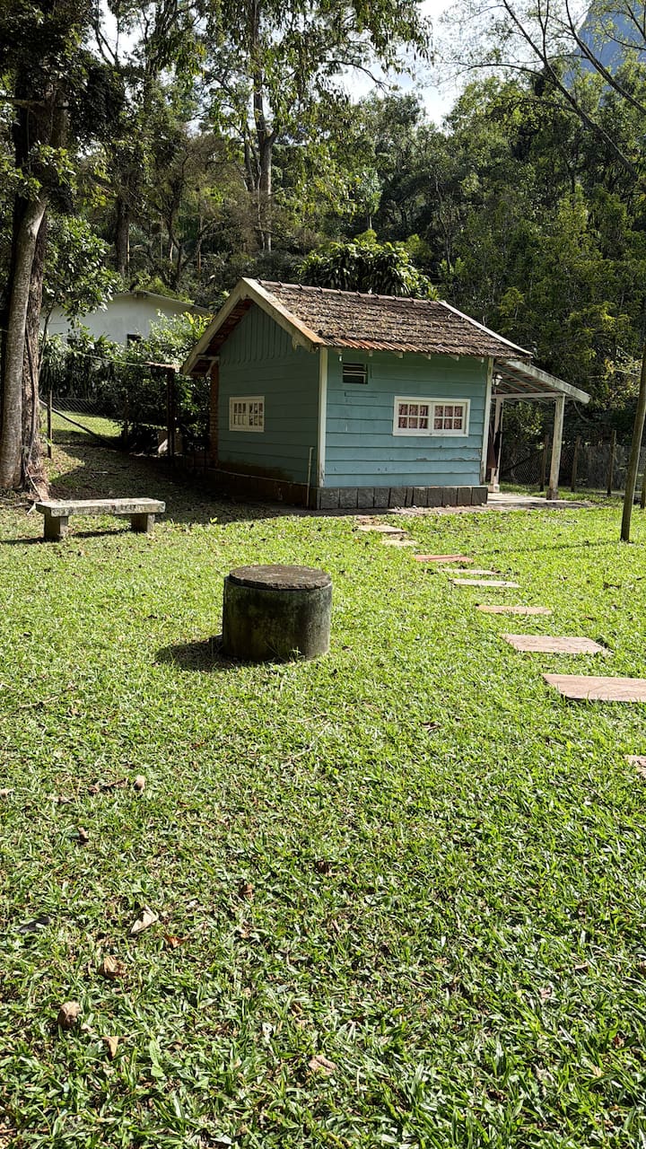 Lugar Excelente Para Descansar Com Muito Verde. - Petrópolis