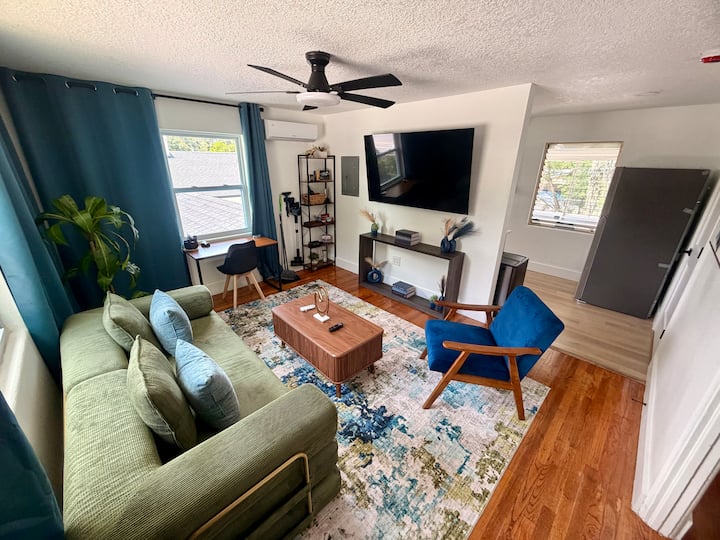 Mills 50 1br | Sleeps 4 | Workspace | Free Parking - Maitland, FL