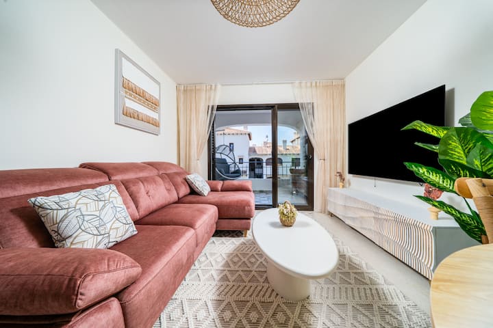 Bright Beachside Retreat | 2 Balconies - Playa Flamenca