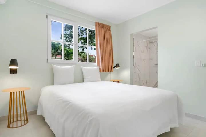 4 Sleek Rooms For Extended Getaways | Free Parking - Curaçao