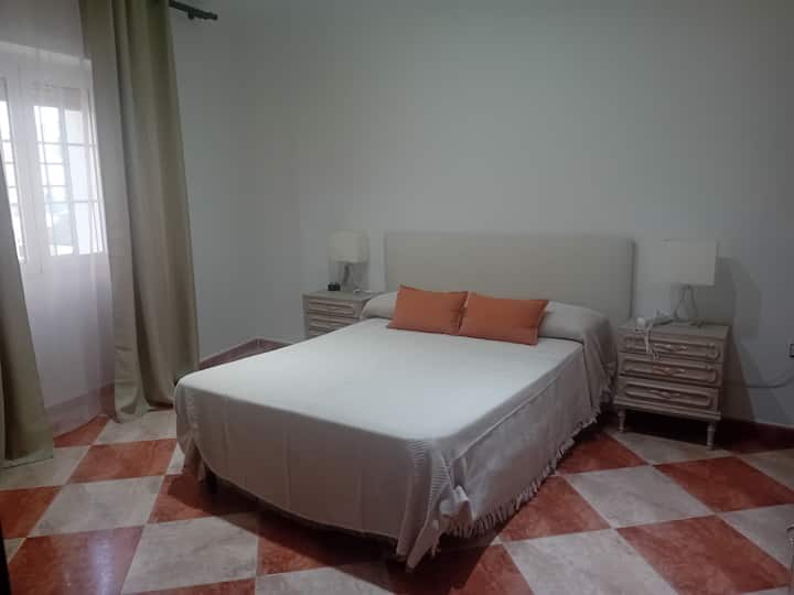 Habitación Privada Cama Matrimonio - Belmonte, Cuenca