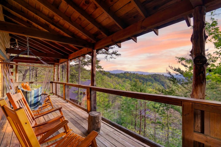 Hot Tub Fire Pit Ridge Views | Near Smokies - Townsend, TN