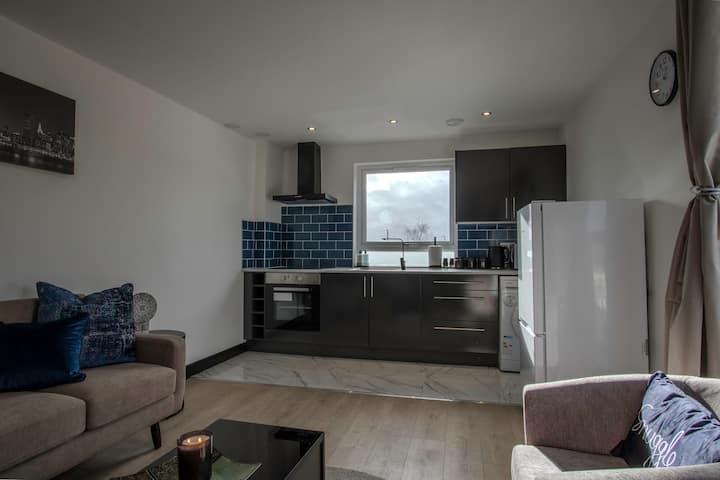 #175 Chaplin House | Modern Stay - Sleeps 3 - Gulliver's World Theme Park