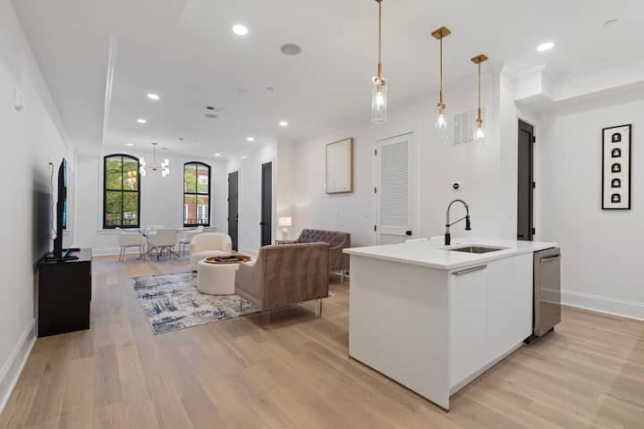 Luxury 2 Br 2 Bath & Office Next To Howard Uni#202 - Washington, D.C.