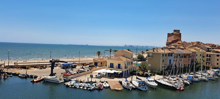 Beachfront 2-bedroom Apartment In Port Saplaya - Puebla de Farnáls
