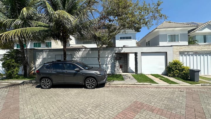 Casa Em Condomínio Fechado Com Piscina (3 Suítes) - Rio de Janeiro