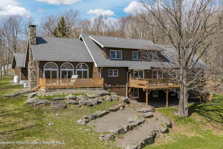 Luxury Windham Retreat W/ Hot Tub, Mins To Slopes - Windham, NY