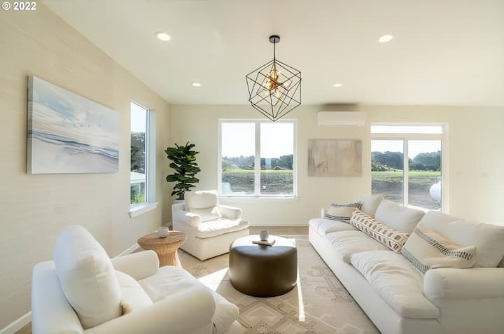Bandon Beach House | Stunning Oceanfront View - Bradley Lake, OR
