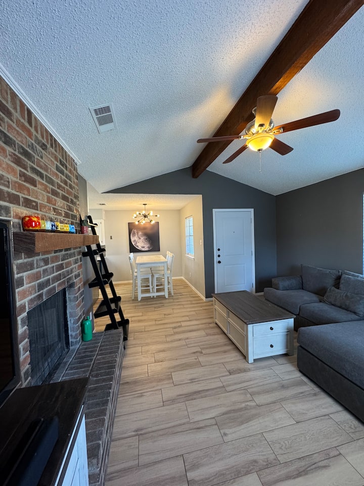 Space-inspired Stay Near Dallas Stadium - North Richland Hills, TX