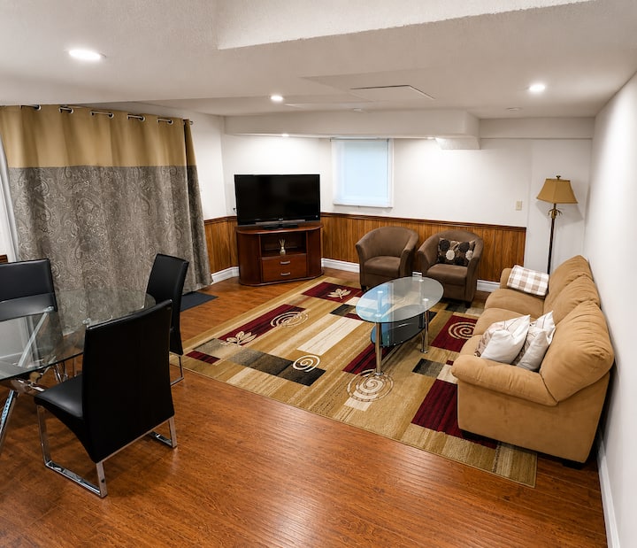 Stylish And Family-friendly 2br Basement Apartment - Vaughan
