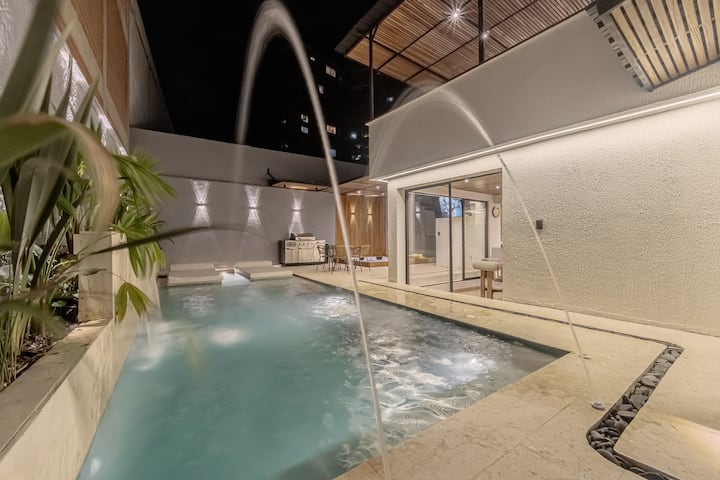 Luxury Villa Poblado | Heated Pool | 18 Guests - Medellín